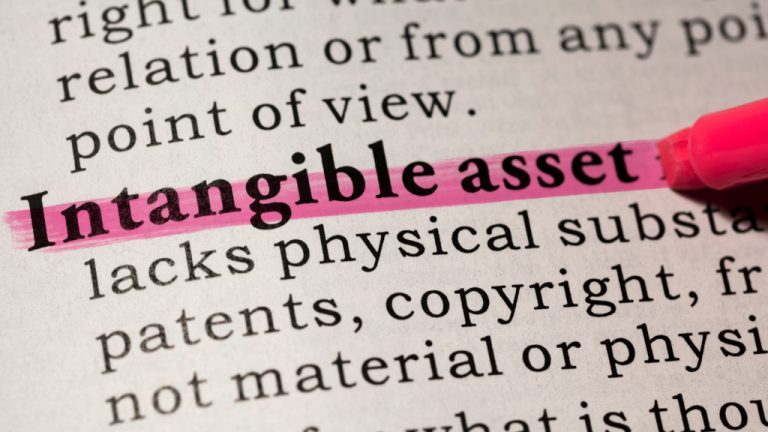 NIC 38: ¿Qué son los activos intangibles? ¿Los consideras?